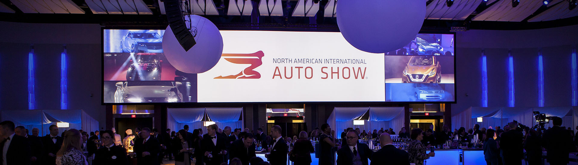 Projection Screens :: Draper, Inc.